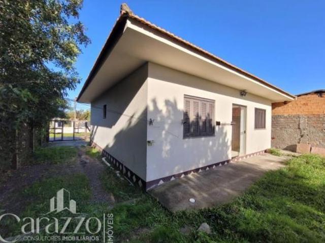 Casa com 02 dormitórios