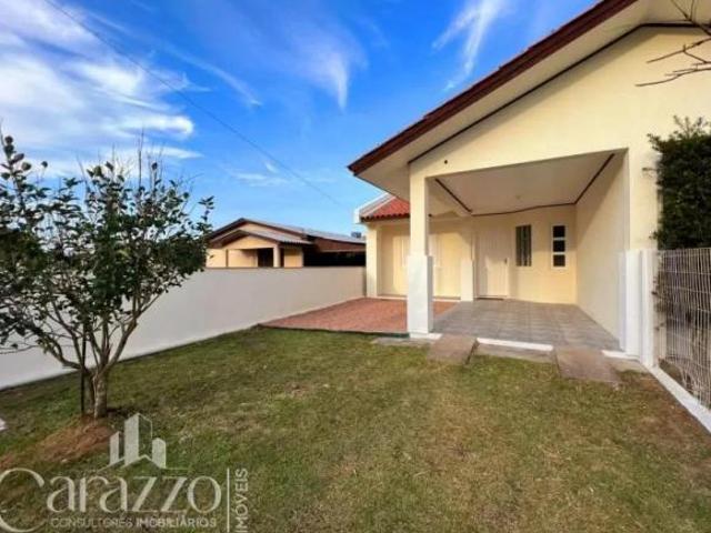 Casa com 02 dormitórios
