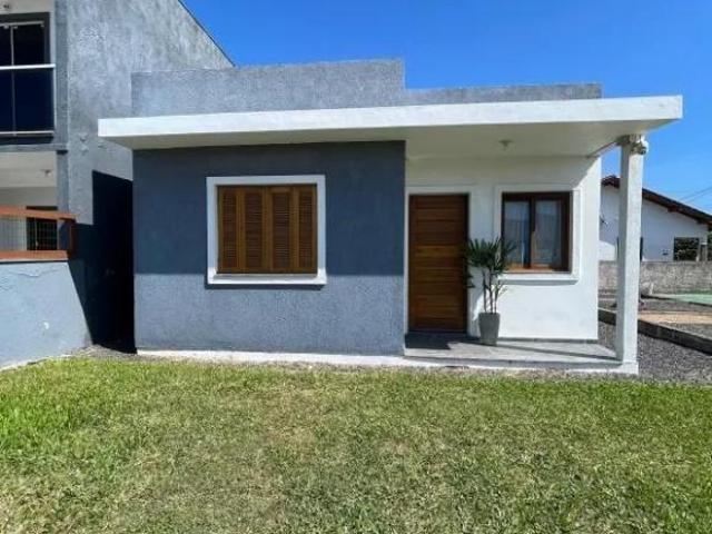Casa com 02 dormitórios