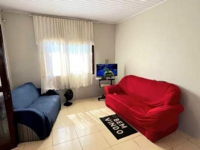 Casa com 02 dormitórios
