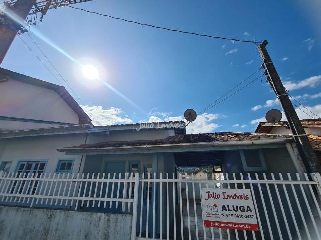 Casa com 02 dormitórios Tomaz Coelho