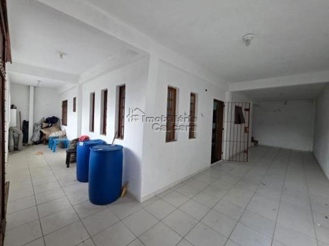 Casa com 02 dormitórios, á 100 metros da praia!