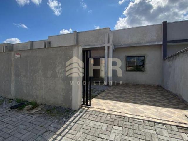 Casa com 02 dormitórios e 01 vaga de garagem Balne