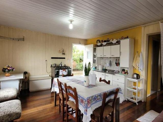 Casa com 02 dormitórios no Bairro Santa Catarina em Farroupilha