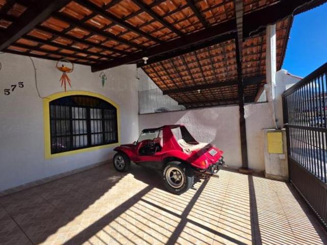Casa com 02 dormitórios, no Jardim Imperador á 550 metros da praia!