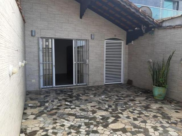 Casa com 02 dormitórios, no Jardim Real á 500 metros da praia!