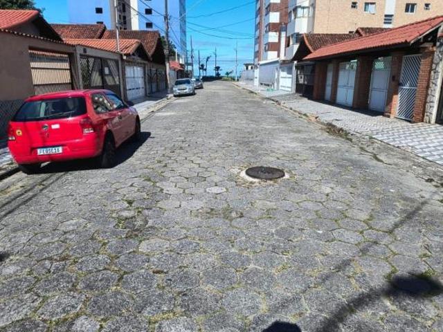 Casa com 02 dormitórios no Maracanã á 100 metros!