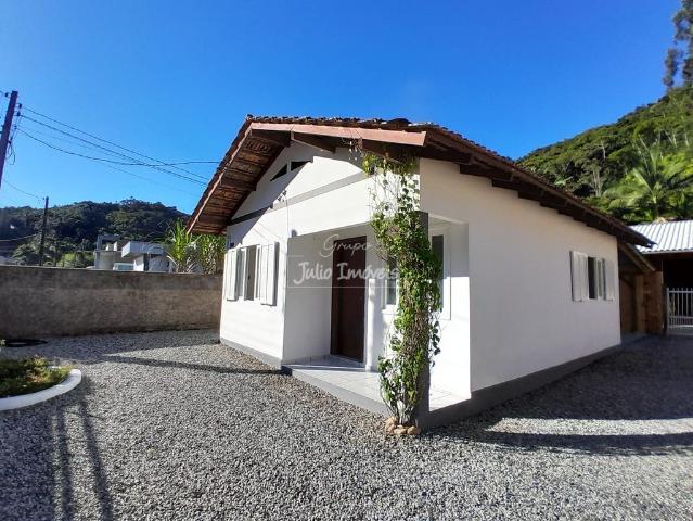 Casa com 02 dormitórios para locação São Pedro