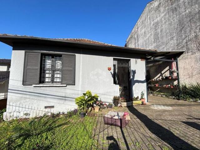 CASA COM 02 DORMITÓRIOS PRÓXIMO AO CENTRO
