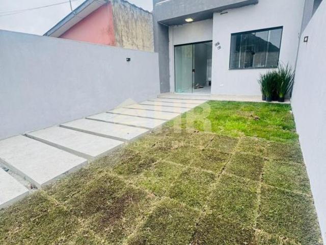 Casa com 02 dormitórios sendo 01 suíte e 01 vaga d