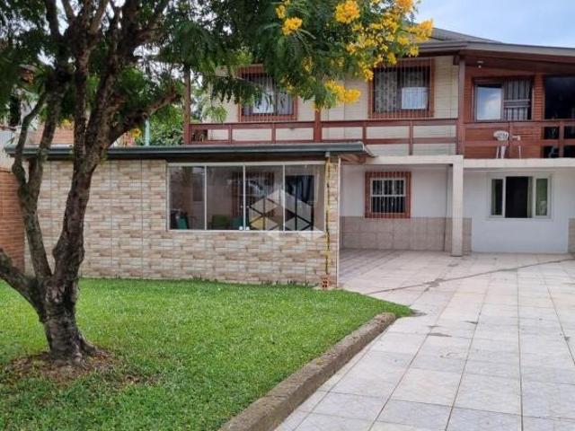 Casa com 02 moradias à venda no bairro Nª Sra. da Saúde, Caxias do Sul