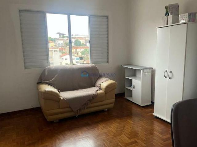 Casa com 02 quartos na região do Jabaquara