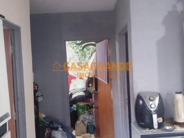 Casa com 02 quartos, no Pinheirinho dos Palmares II SJC