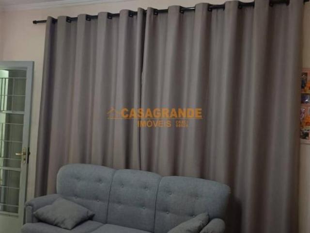Casa com 02 quartos com 127 metros quadrados no Bosque dos Ipês