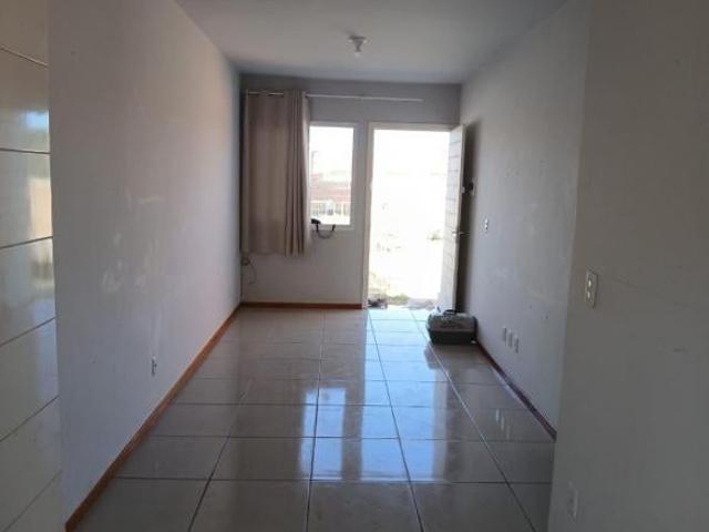 Casa com 02 quartos e 02 vagas no Bairro Costa Gama