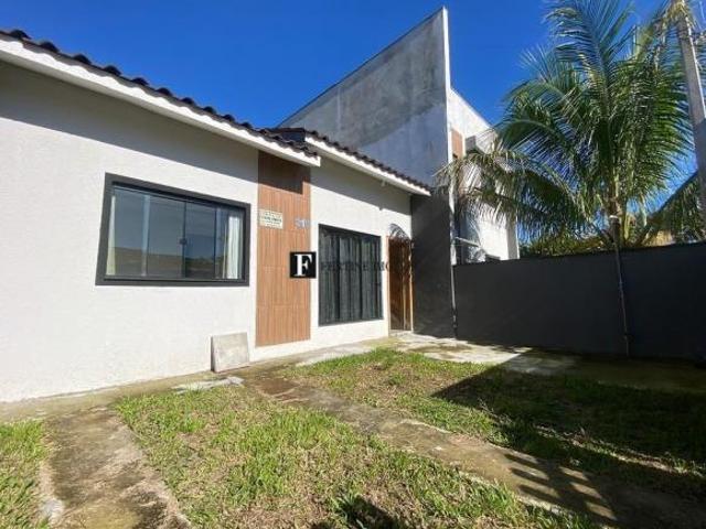 Casa com 02 quartos em monções