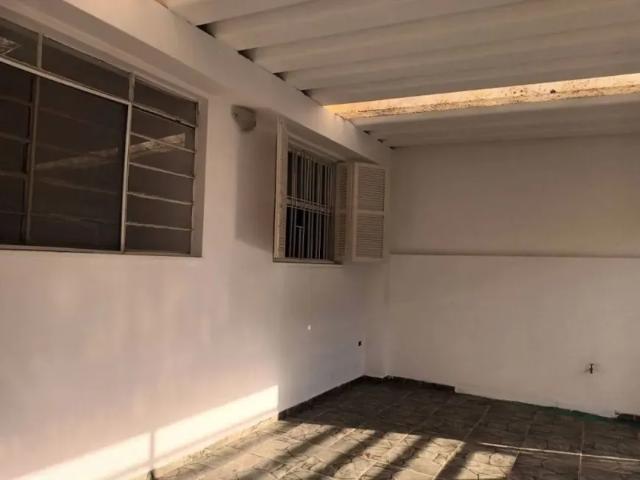 Casa com 02 quartos para locação residencial ou comercial em Guarulhos