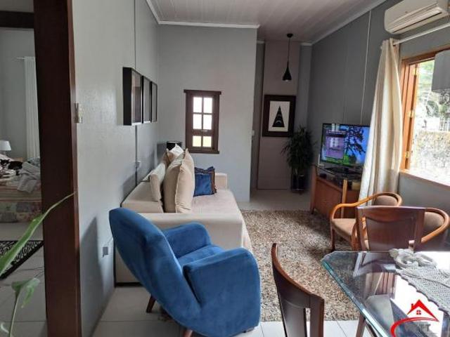 Casa com 02 quartos 01 suíte, 03 vagas no Bairro Sarandi em Porto Alegre