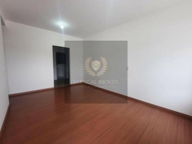 Casa com 02 Quartos