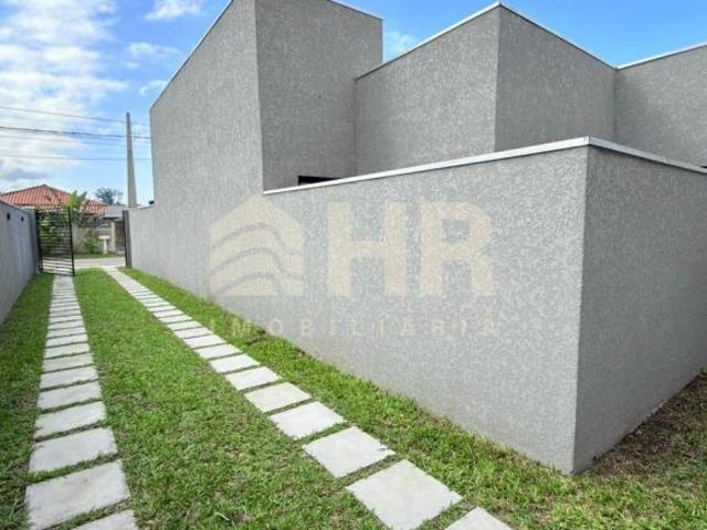 Casa com 02 suítes e 04 vagas de garagem Balneário
