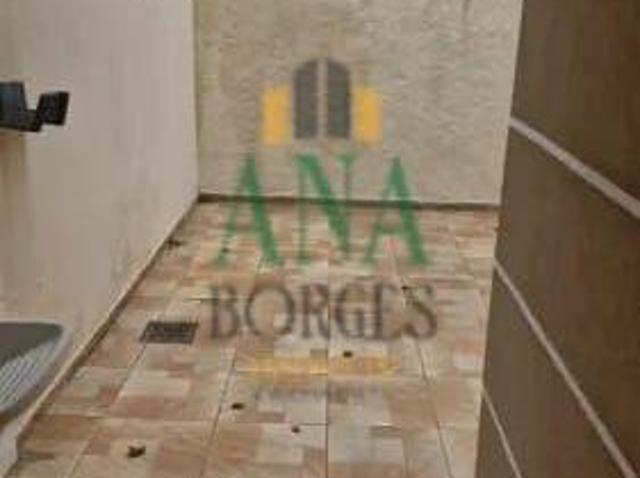Casa com 02 suítes em Condomínio
