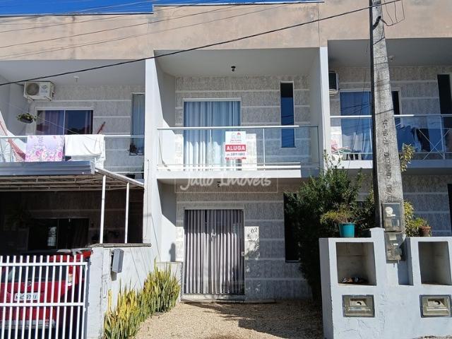 Casa com 02 suítes no Steffen