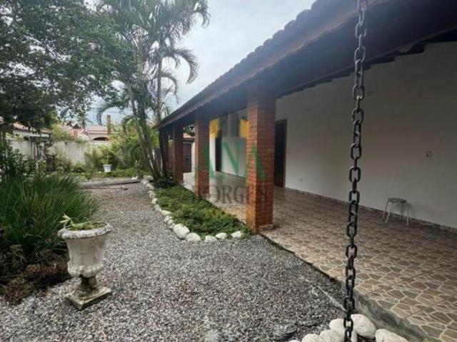 Casa com 07 dormitórios e 04 Suítes em Peruíbe