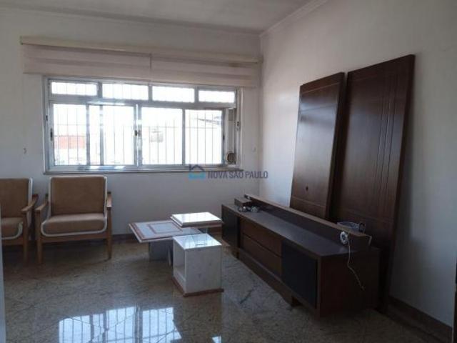 Casa com 04 casas e 630m² de área construída localizado na região do Jabaquara