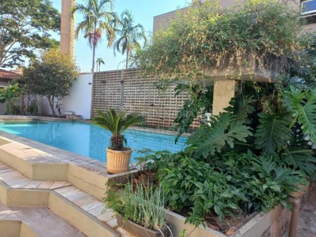 Casa com 04 dorm, residencial ou comercial
