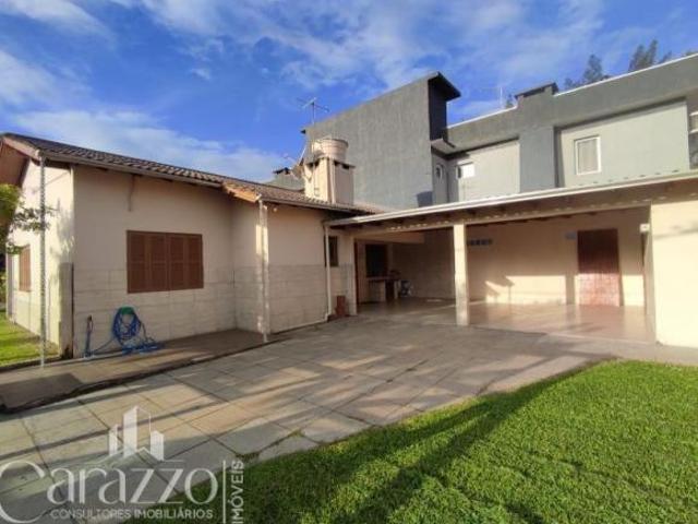 Casa com 04 dormitórios