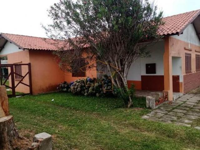 Casa com 04 dormitorios