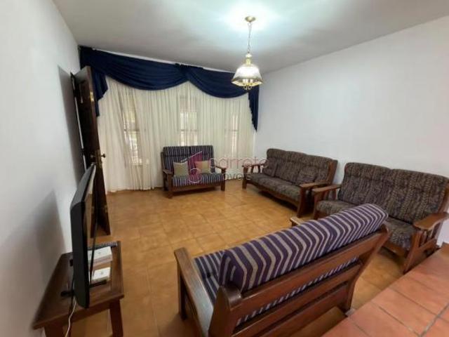 CASA COM 04 DORMITÓRIOS À VENDA EM CAMPO LIMPO PAULISTA/SP