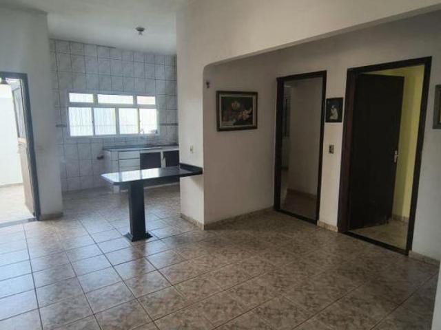 Casa com 04 dormitórios e piscina para Venda, Itanhaém / SP