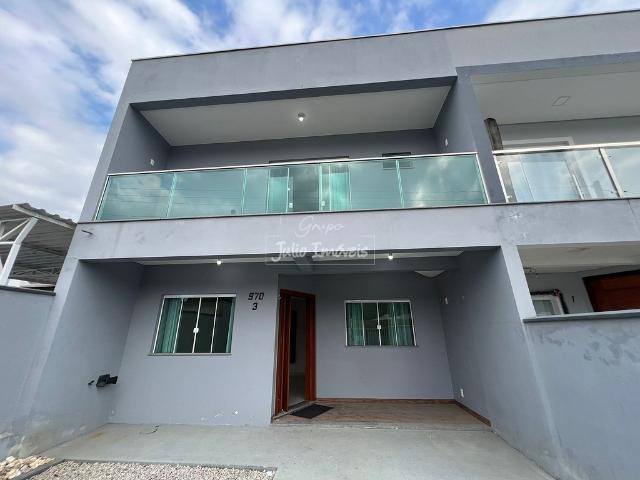 Casa com 04 dormitórios no Rio Branco