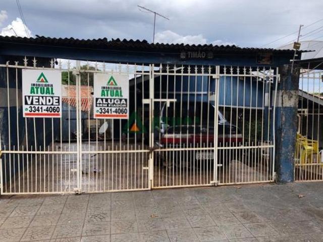 Casa com 04 quartos na região Central de Londrina