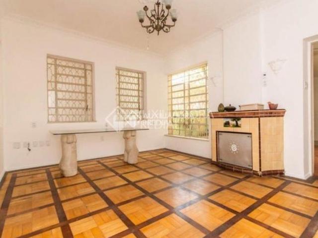 Casa com 04 quartos no bairro Cidade Baixa em Porto Alegre