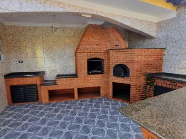 casa com 04 quartos em Itanhaém bairro gaivotas