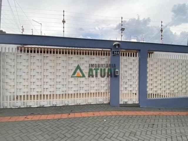 CASA COM 04 QUARTOS, SENDO 01 SUÍTE A VENDA NA ZONA LESTE