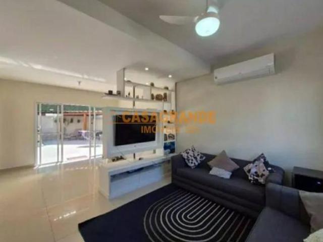 Casa com 04 quartos, 336m² no Urbanova, SJC