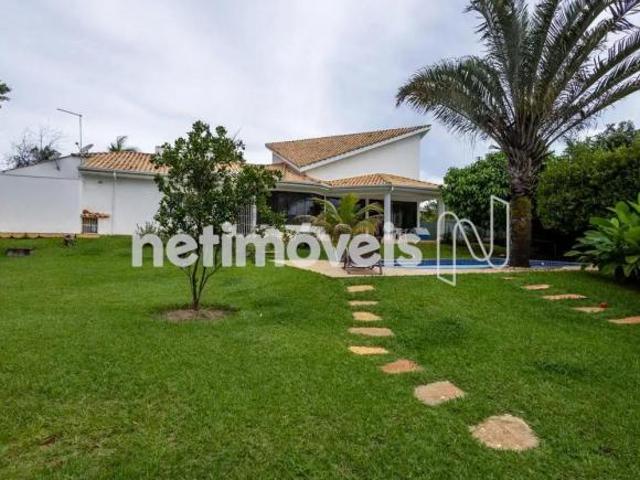 Casa com 04 suítes, amplo terreno e área de lazer completa – Park Way – SMPW QD 17