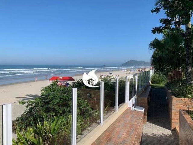 Casa com 04 suítes frente mar a venda em condomínio fechado em Juquehy