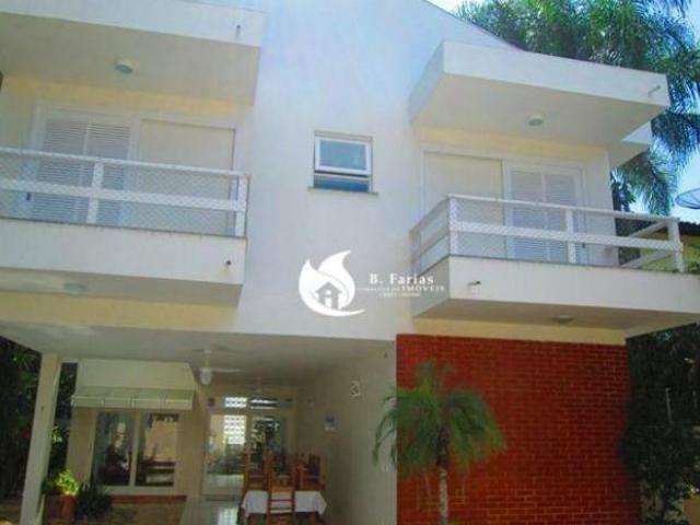 Casa com 04 suítes, piscina, localizada na praia de Barra Do Una