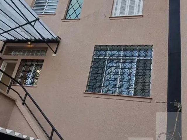 Casa com 05 dormitórios, 02 vagas em Perdizes
