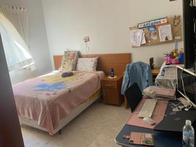 Casa com 05 dormitórios, 4 banheiros e 4 vagas Parque América