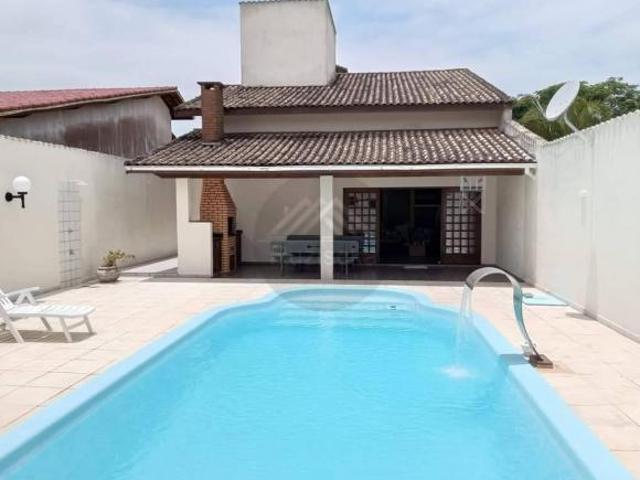 CASA COM 05 DORMITÓRIOS E PISCINA Á VENDA EM ITANHAÉM SP