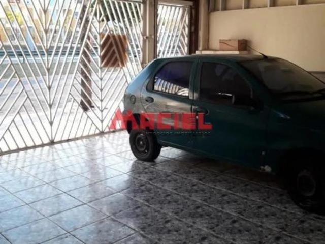 CASA COM 05 DORMITORIOS SENDO UMA SUITE NO SATELITE