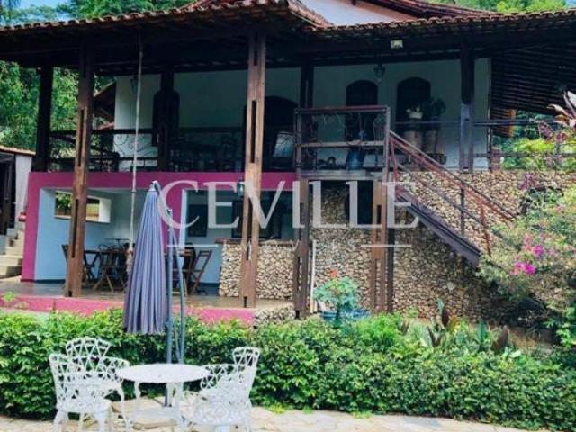 Casa com 05 quartos com suíte no condomínio Aldeia da Cachoeira das Pedras Casa Branca