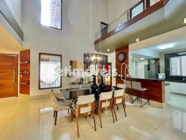 CASA COM 05 SUITES A VENDA NO FERNÃO DIAS EM BELO HORIZONTE