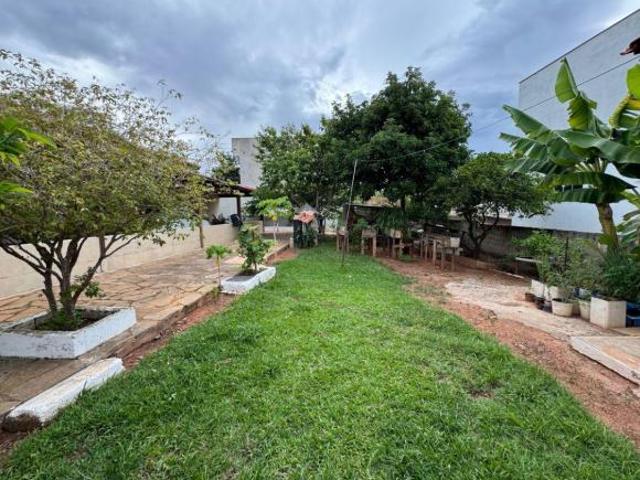 Casa com 1000 m² e 6 quartos à venda em Arniqueira excelente local
