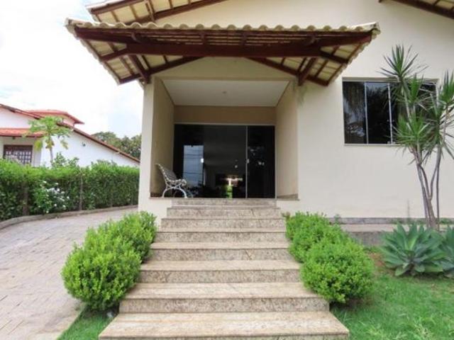 Casa com 1000 m² e 3 quartos à venda no Condomínio Vale do Ouro